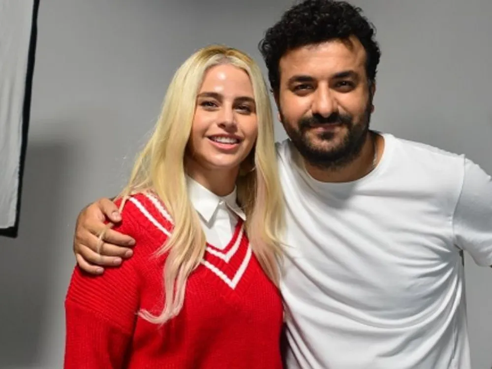 Büşra Pekin ve Hasan Can Kaya'nın aşk iddialarına son nokta - Dosya Haber Büşra Pekin ve Hasan Can Kaya'nın aşk iddialarına son nokta - Dosya Haber